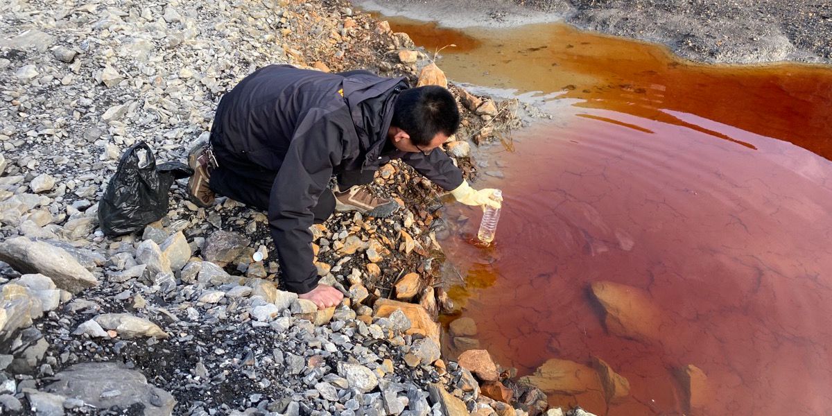 Burning Issue | The World of Chinese