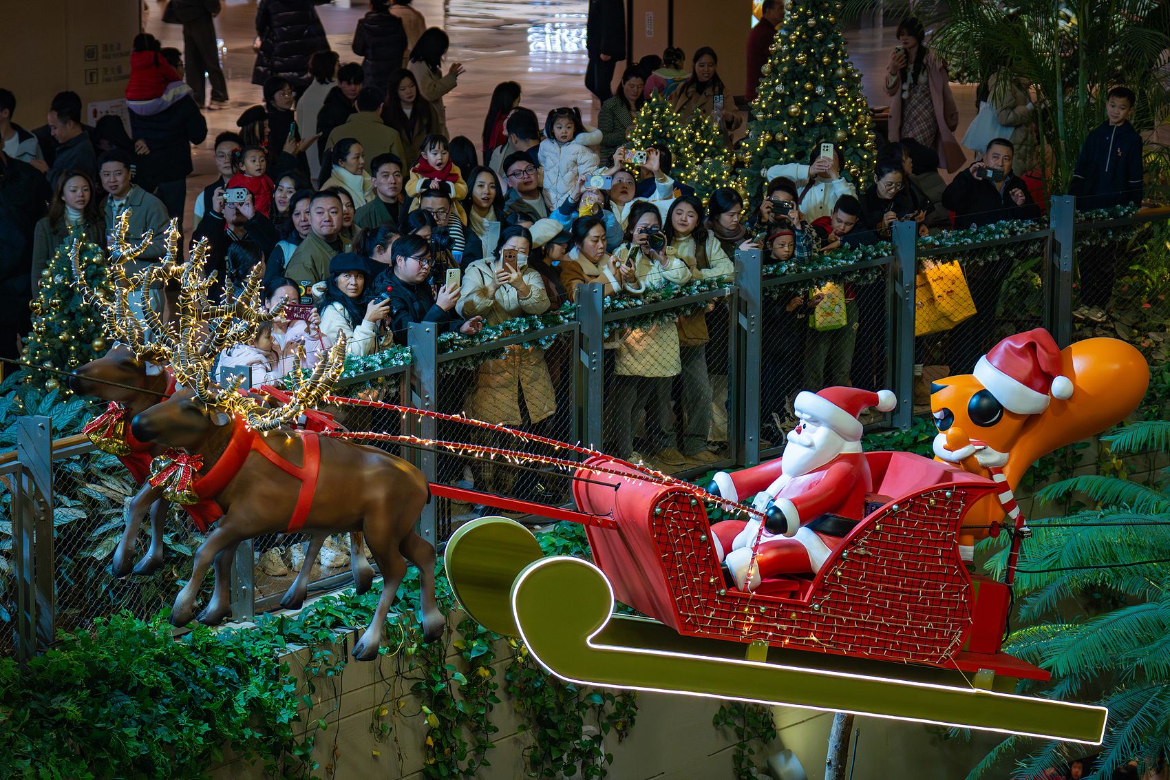 Christmas Celebrations Across China in Photos | The World of Chinese