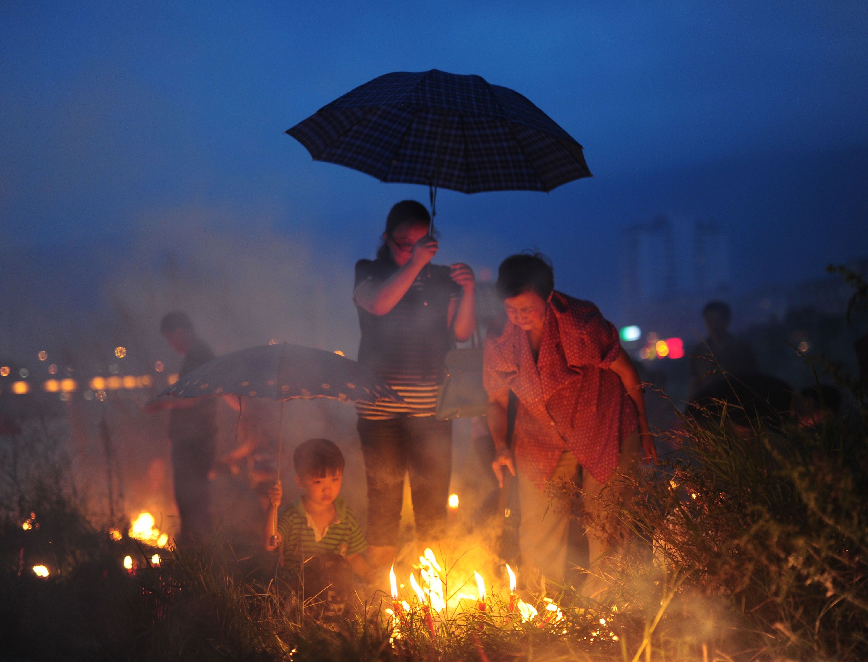 All the Ways to Celebrate Hungry Ghost Festival | The World of Chinese