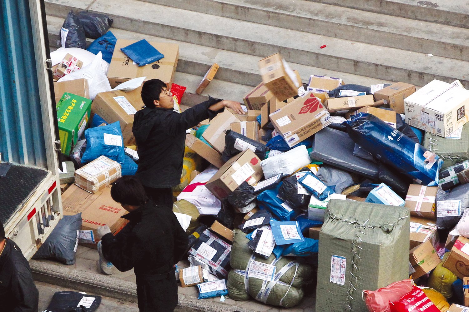What’s the Deal with Excessive Packaging in China? | The World of Chinese