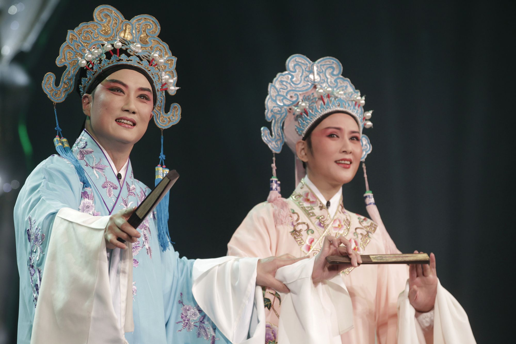 The History and Modern Appeal of China's Female-dominated Yue Opera ...